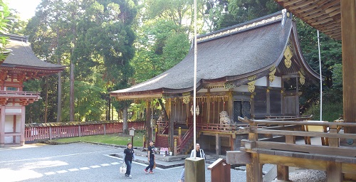 Explore Inside Japan: Armed priests
