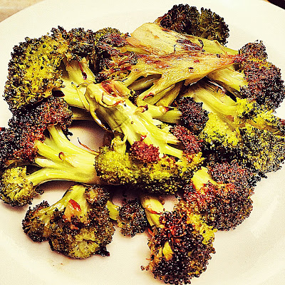 Ça C'est Bon . . .: Roasted Broccoli with Garlic and Red Pepper