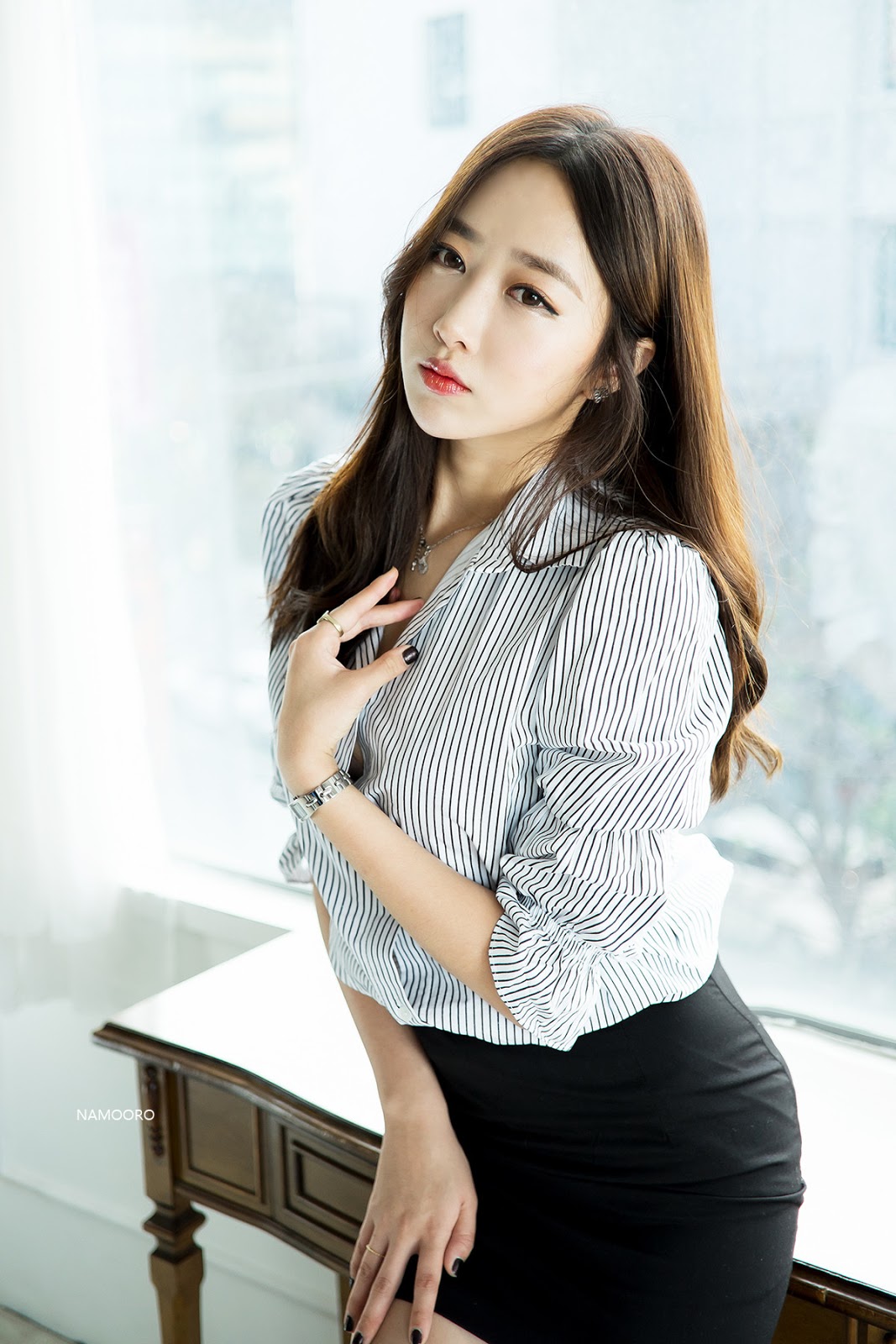 FinlandCar.com: Shin Hae Ri - Elegant And Charming 2