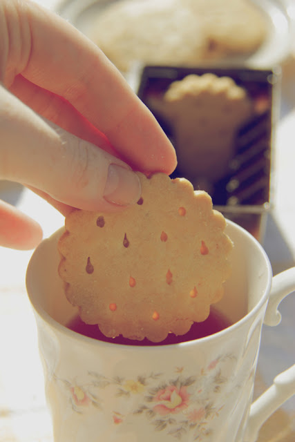The Little Red Umbrella: Make Your Own Mother's Day High Tea by Ama Scriver