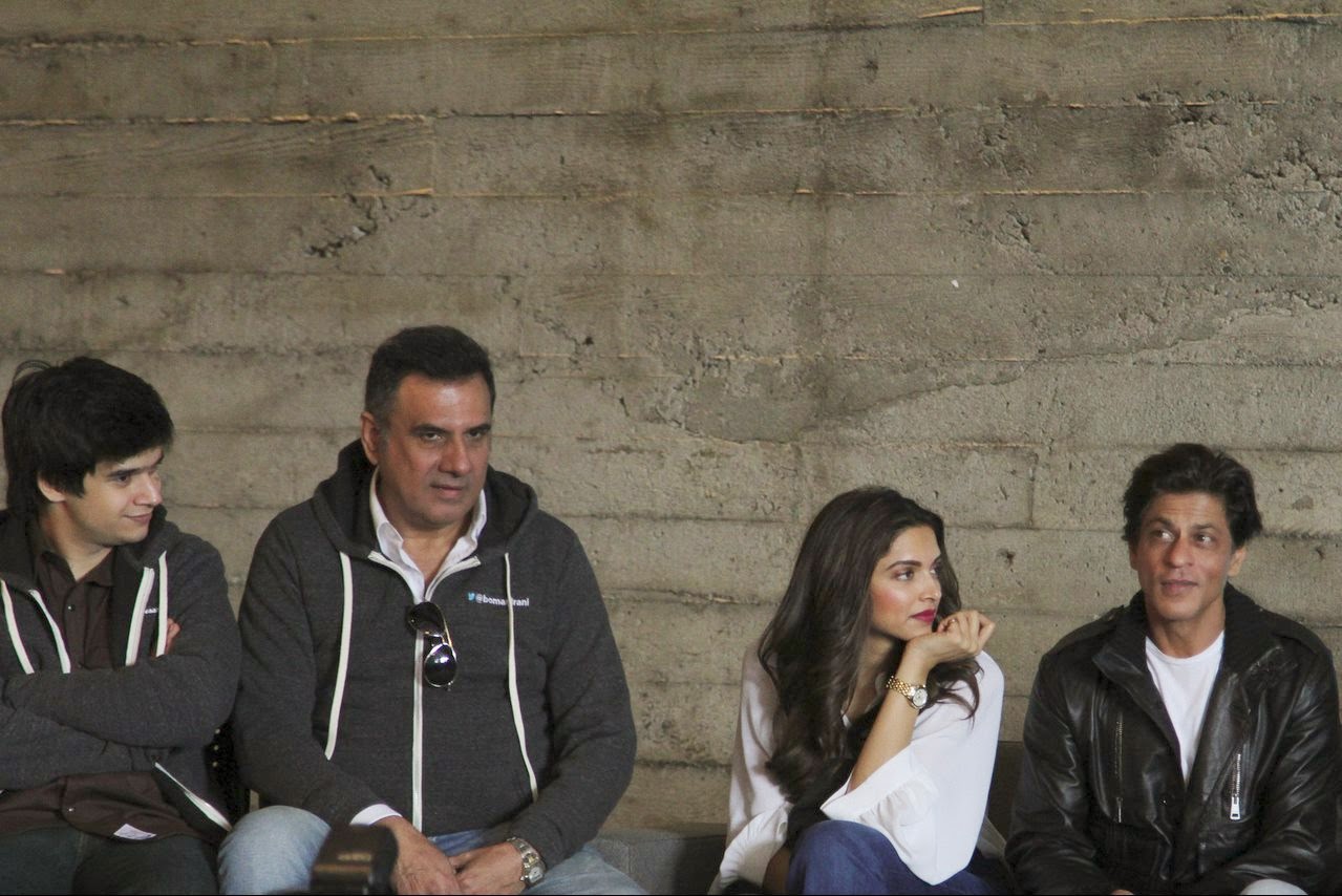 Team Shah Rukh Khan: Shah Rukh Khan at Twitter Headquarter in San ...