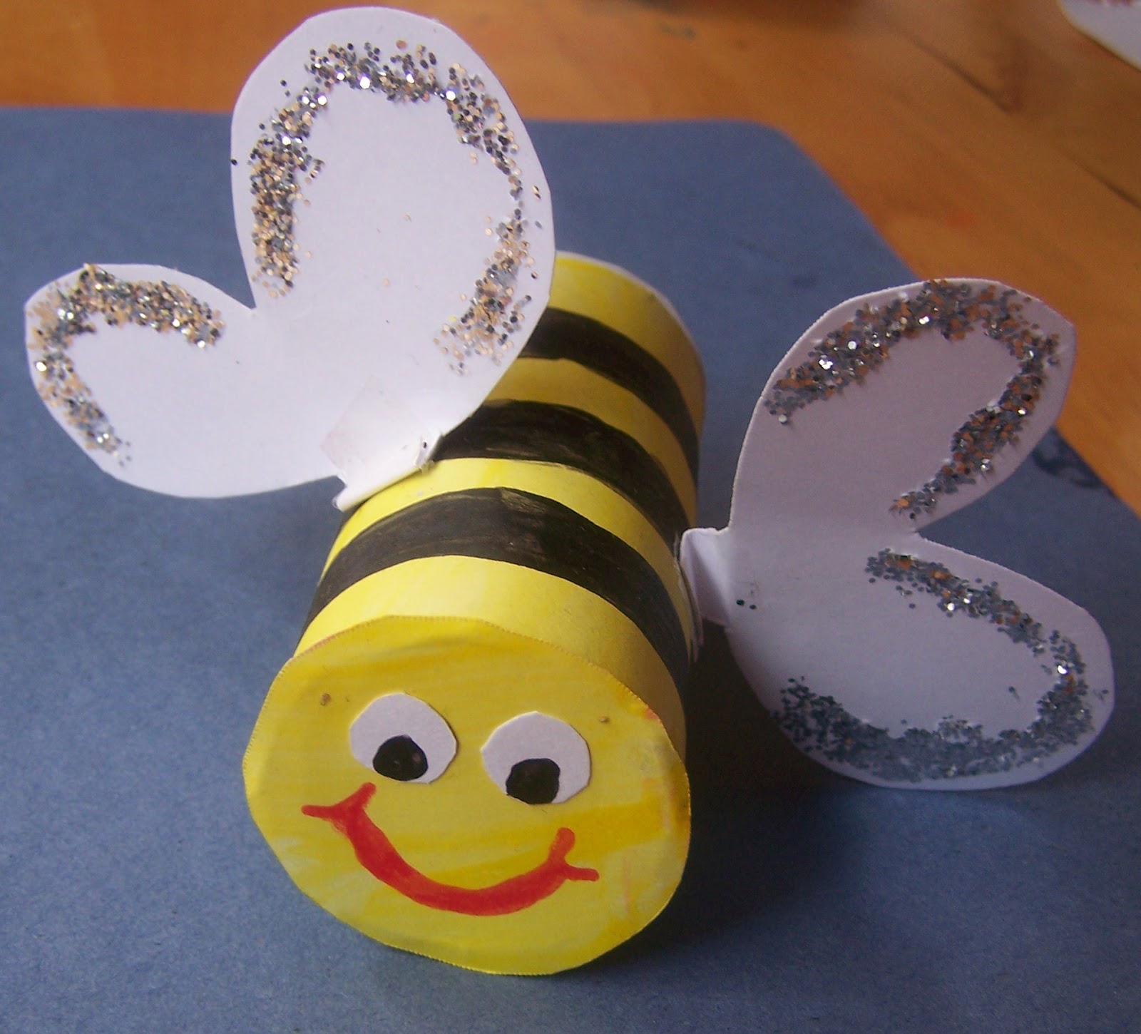 James&May Arts and Crafts Blog: Bumble bee Cardboard Tube make