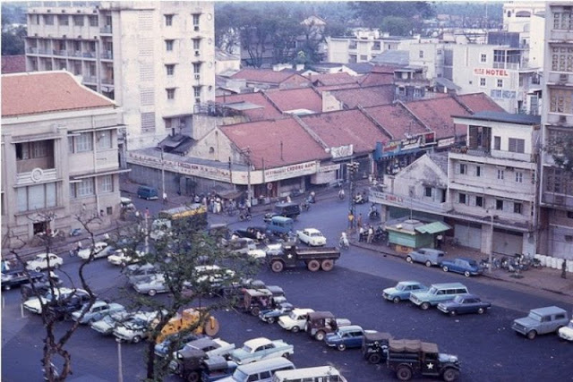 60 Fascinating Color Photographs That Capture Street Scenes of Saigon ...