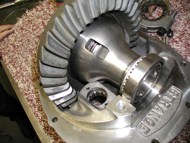 Wally&Sue: Ford nine inch detroit locker with Strange engineering case ...