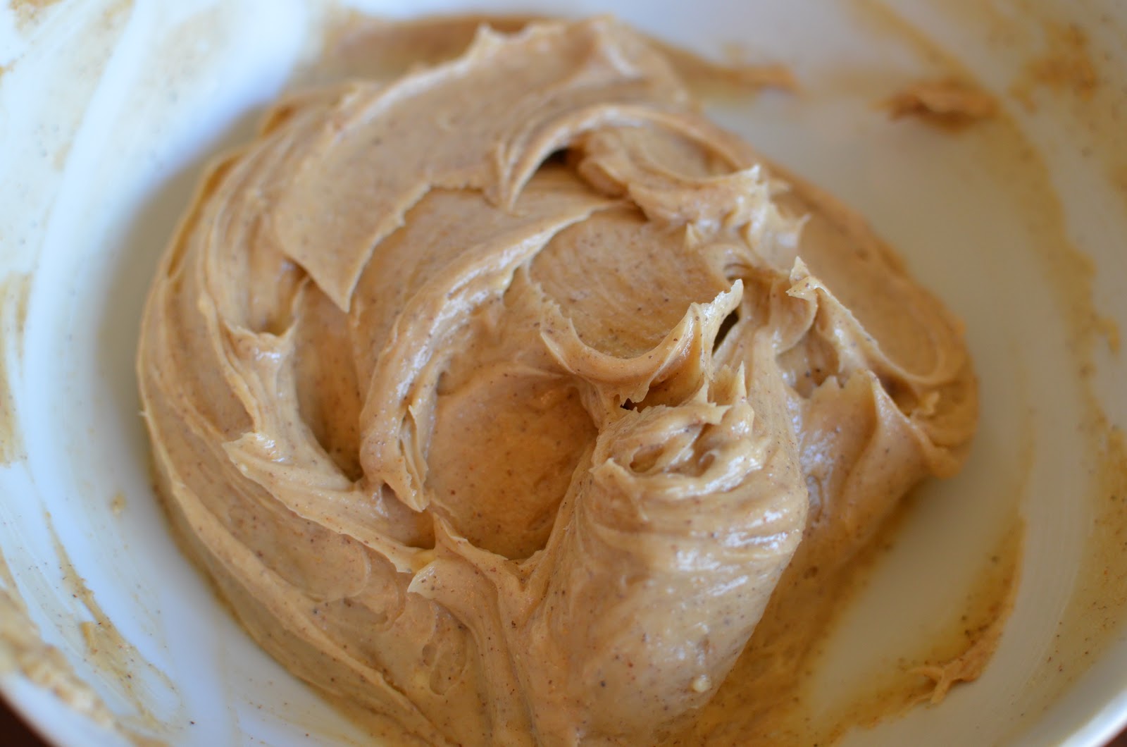 Playing with Flour: Hazelnut cake with praline and milk chocolate ...