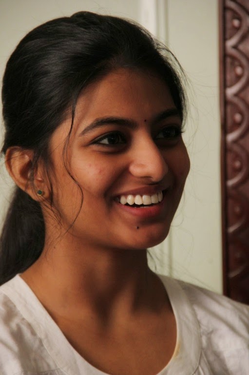 Actress Stills: Actress Ananthi Latest Stills