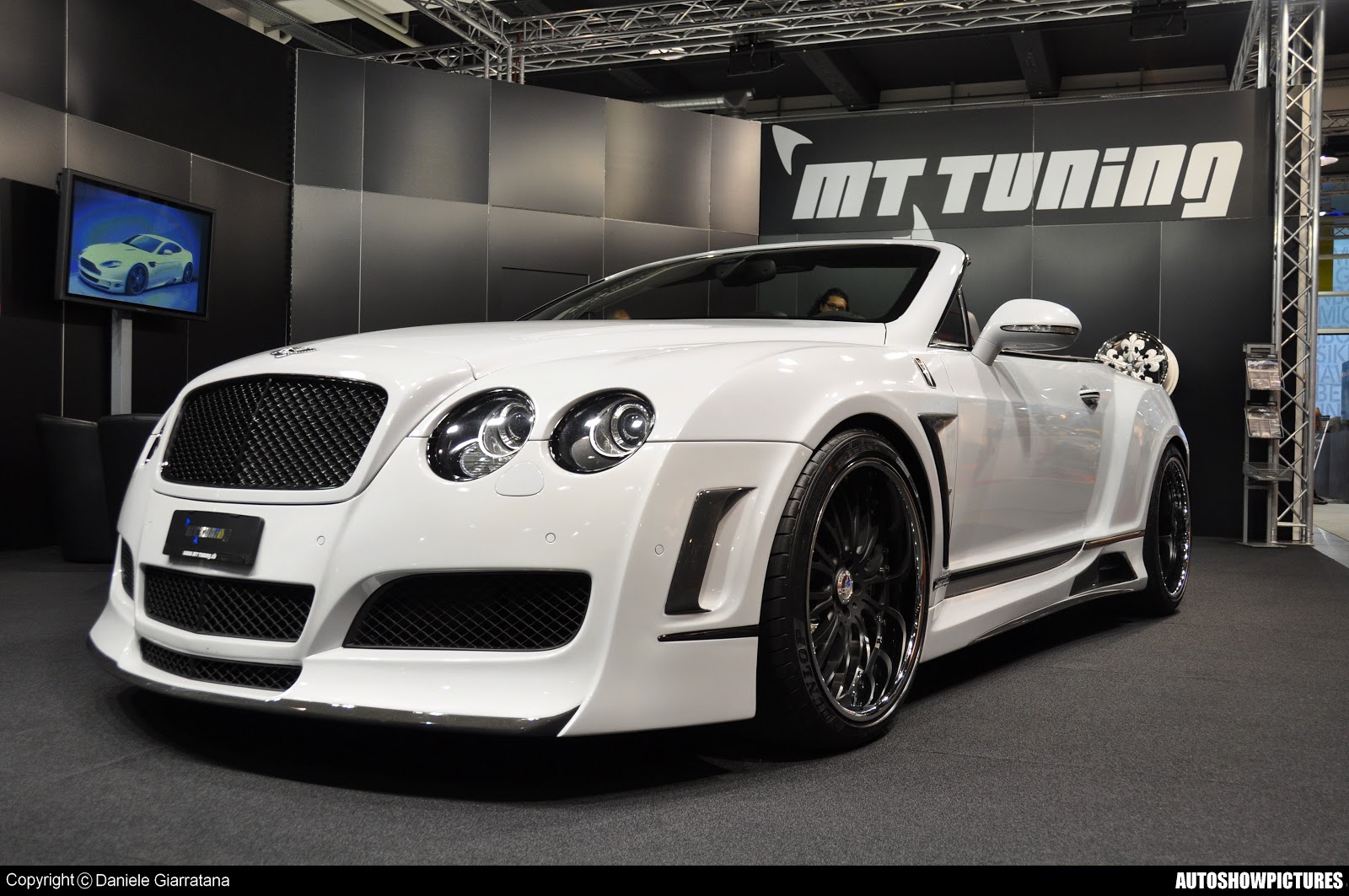 AUTOSHOWPICTURES: BENTLEY (MT TUNING DESIGN)
