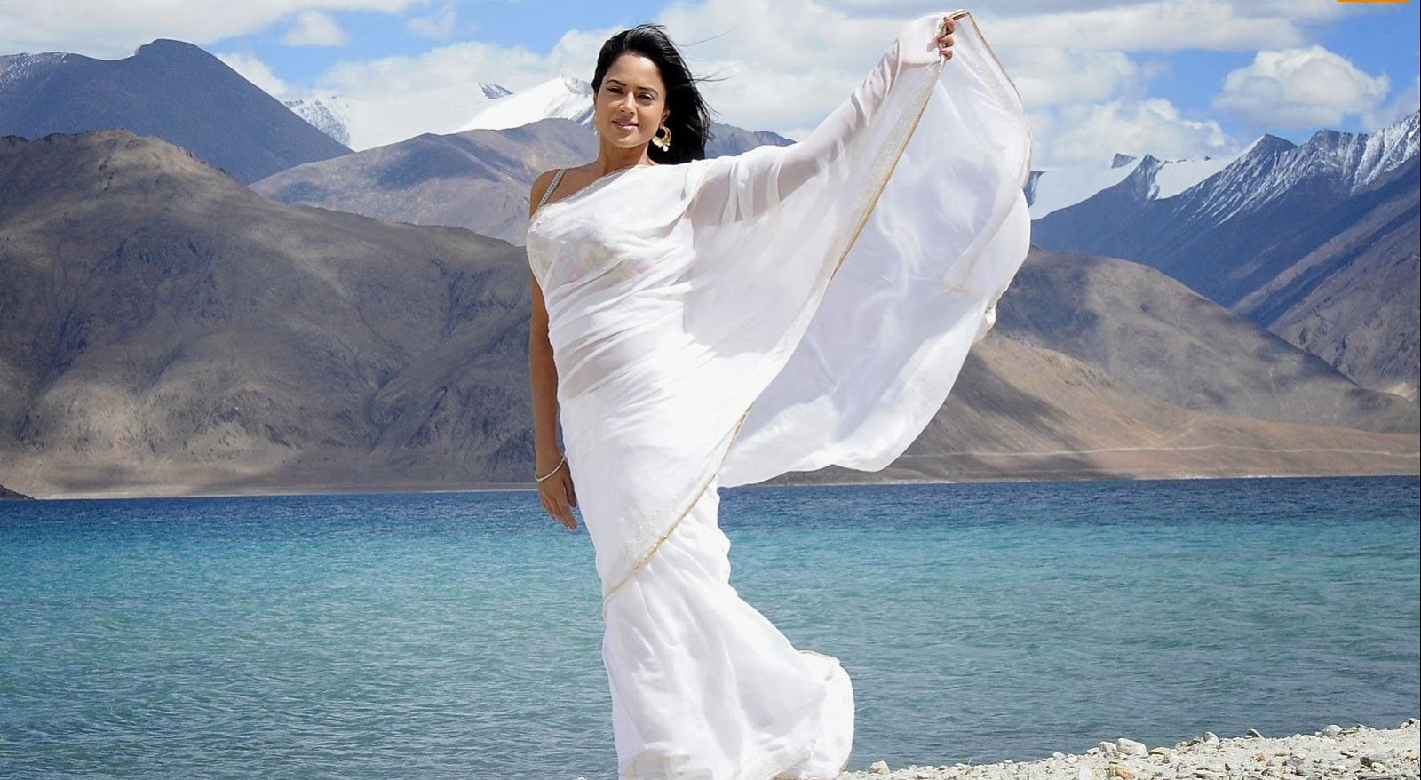 Sameera Reddy White Saree | Hot Saree Pics