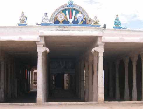 Makaranetunkuzhaikkadar Temple at Thenthiruperai in Thoothukudi in ...