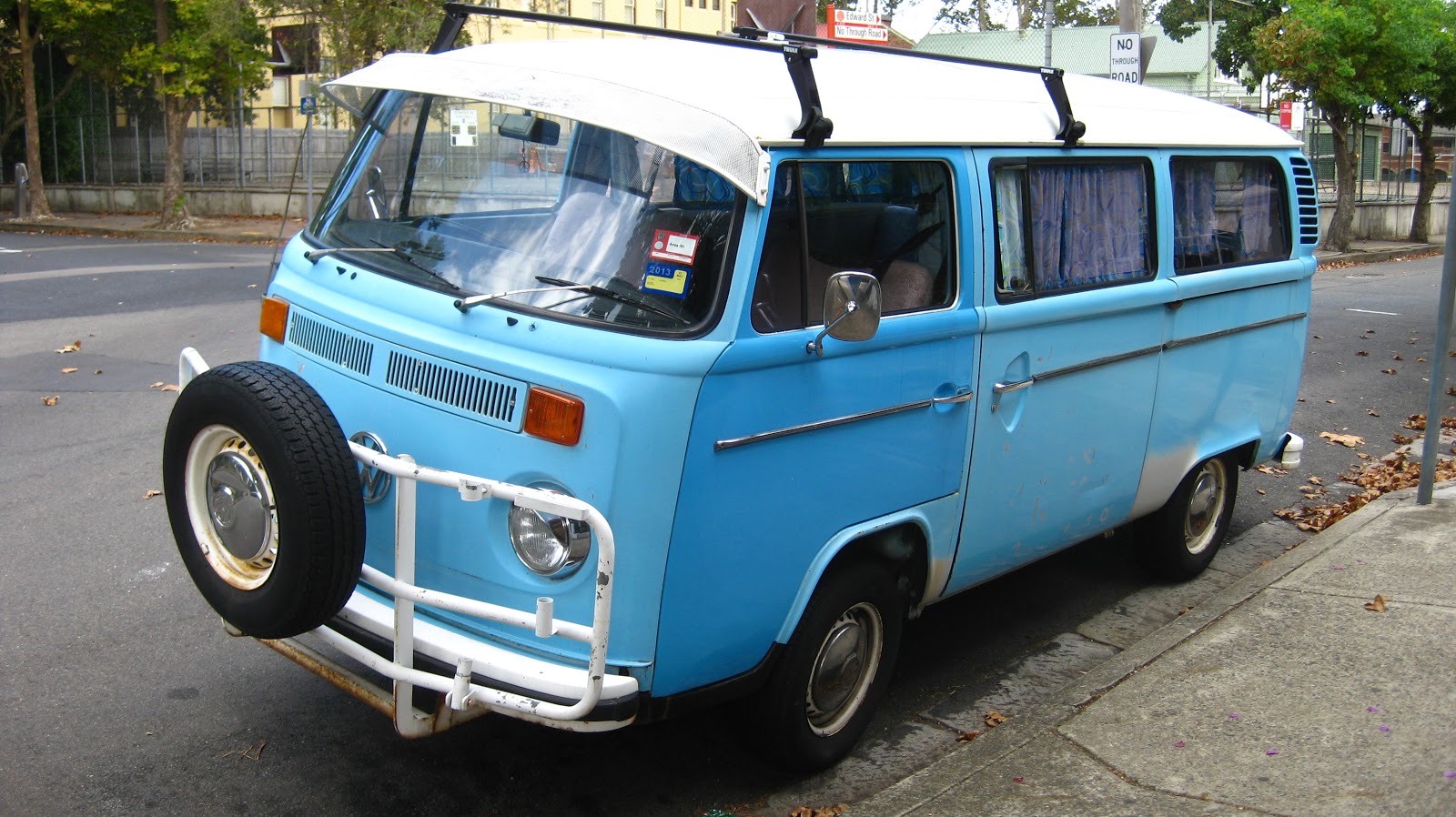 Aussie Old Parked Cars: 1974 Volkswagen Kombi Microbus