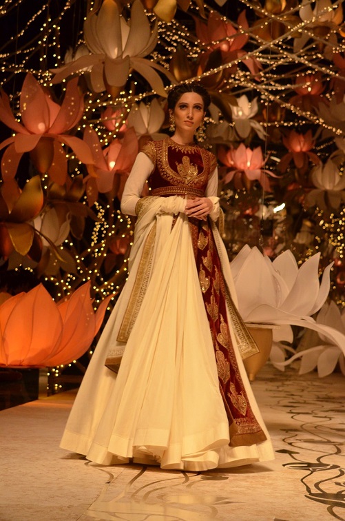 Rohit Bal Collection At PCJ Delhi Couture Week 2013 | Fashion Centar