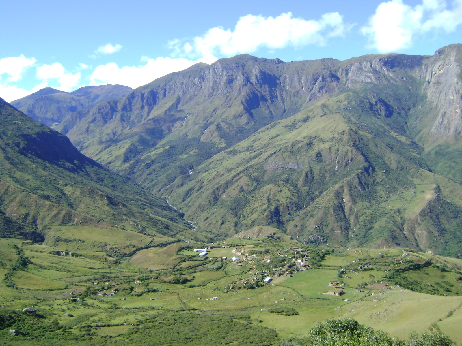 Valle Río Sangana FOTOS: Valle río Sangana