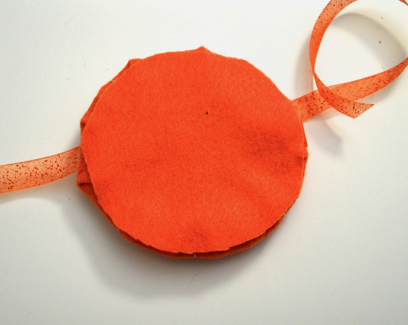 Dwntwn Brunette: DIY Pumpkin Hat