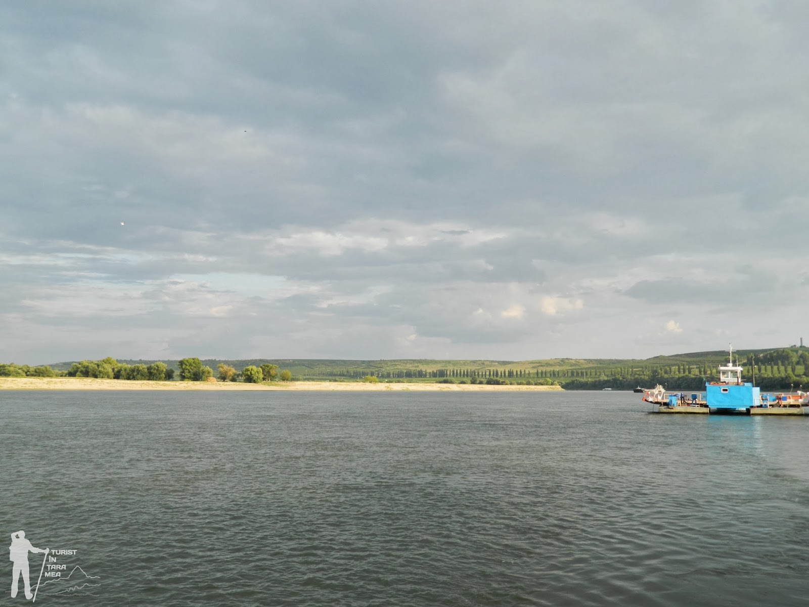 Trecerea Dunării cu bacul de la Ostrov