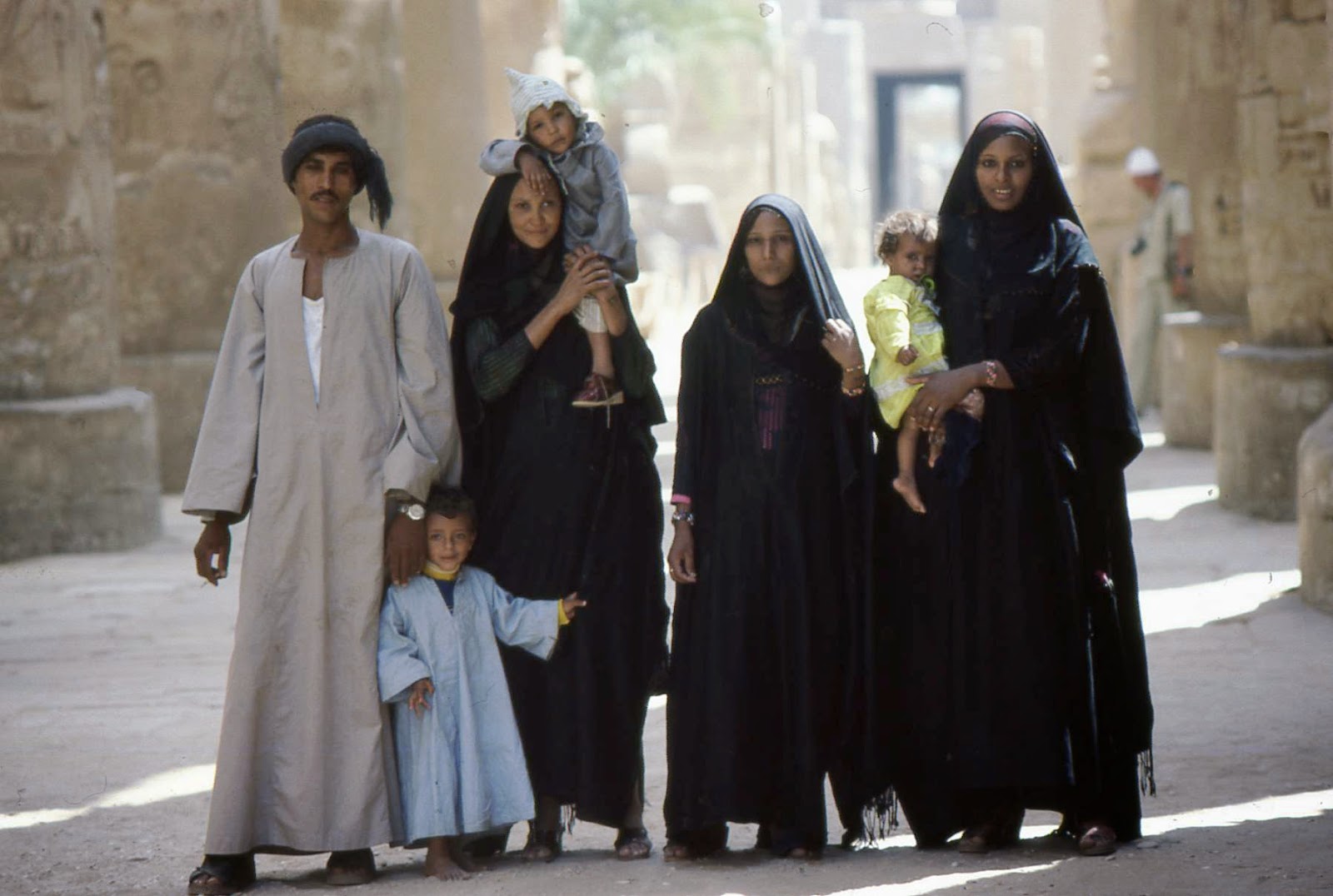 Béatrice De: Louxor, une ballade dans le temple. Un des plus grands de ...
