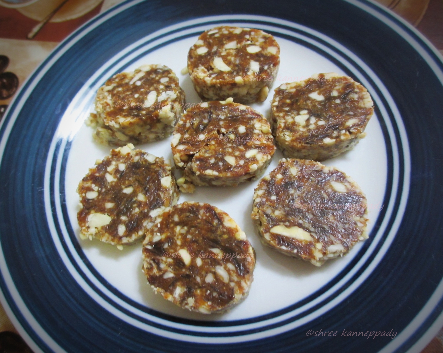 Just Cooking N Baking ....: Dry fruit rolls..