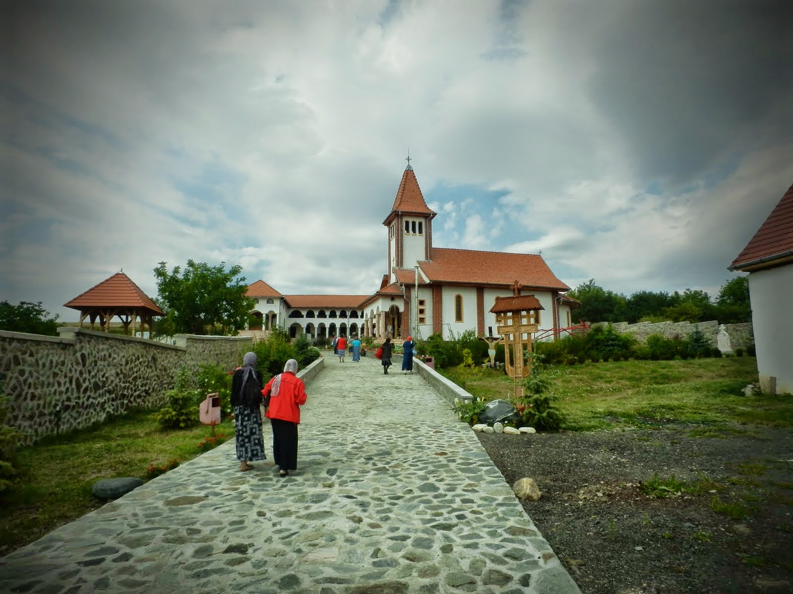 nicolcarm: Manastirea Sadinca - Sibiu