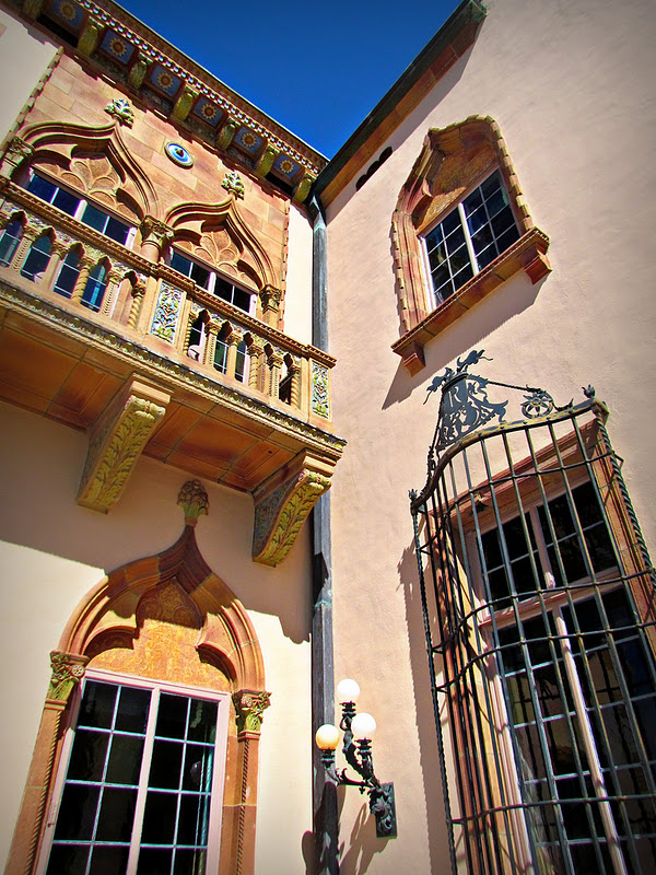 loveisspeed.......: The House in film 'Great Expectations' ...as Ca' d ...