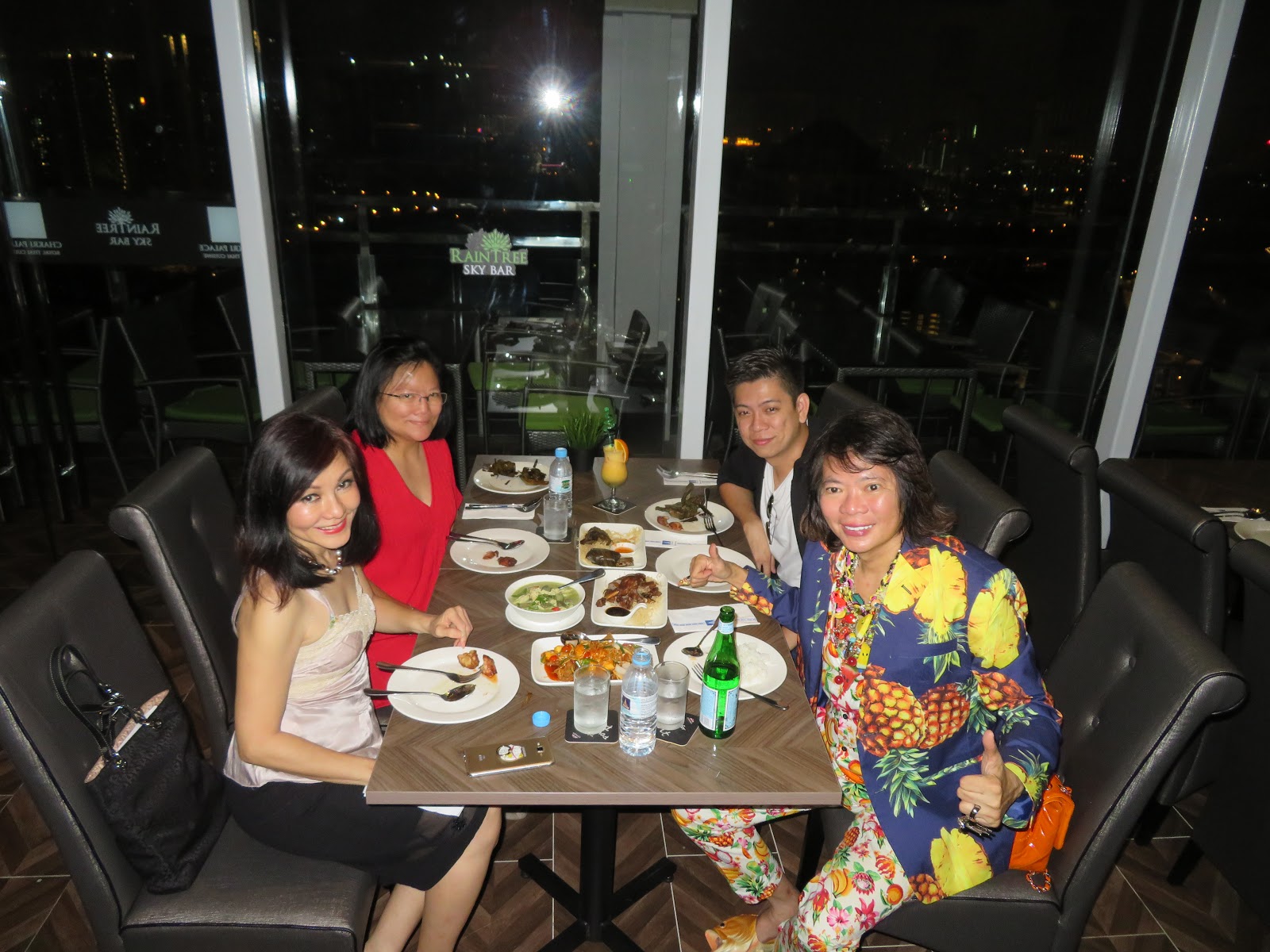 Kee Hua Chee Live!: SHARON LIAN AND LINA CHUA HOSTED BIRTHDAY DINNER ...