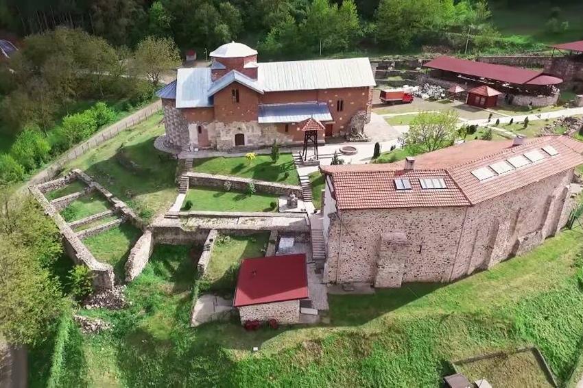 Дођи и види: УПОЗНАЈТЕ СВЕТИЊЕ КОСОВА: Манастир Бањска - задужбина ...
