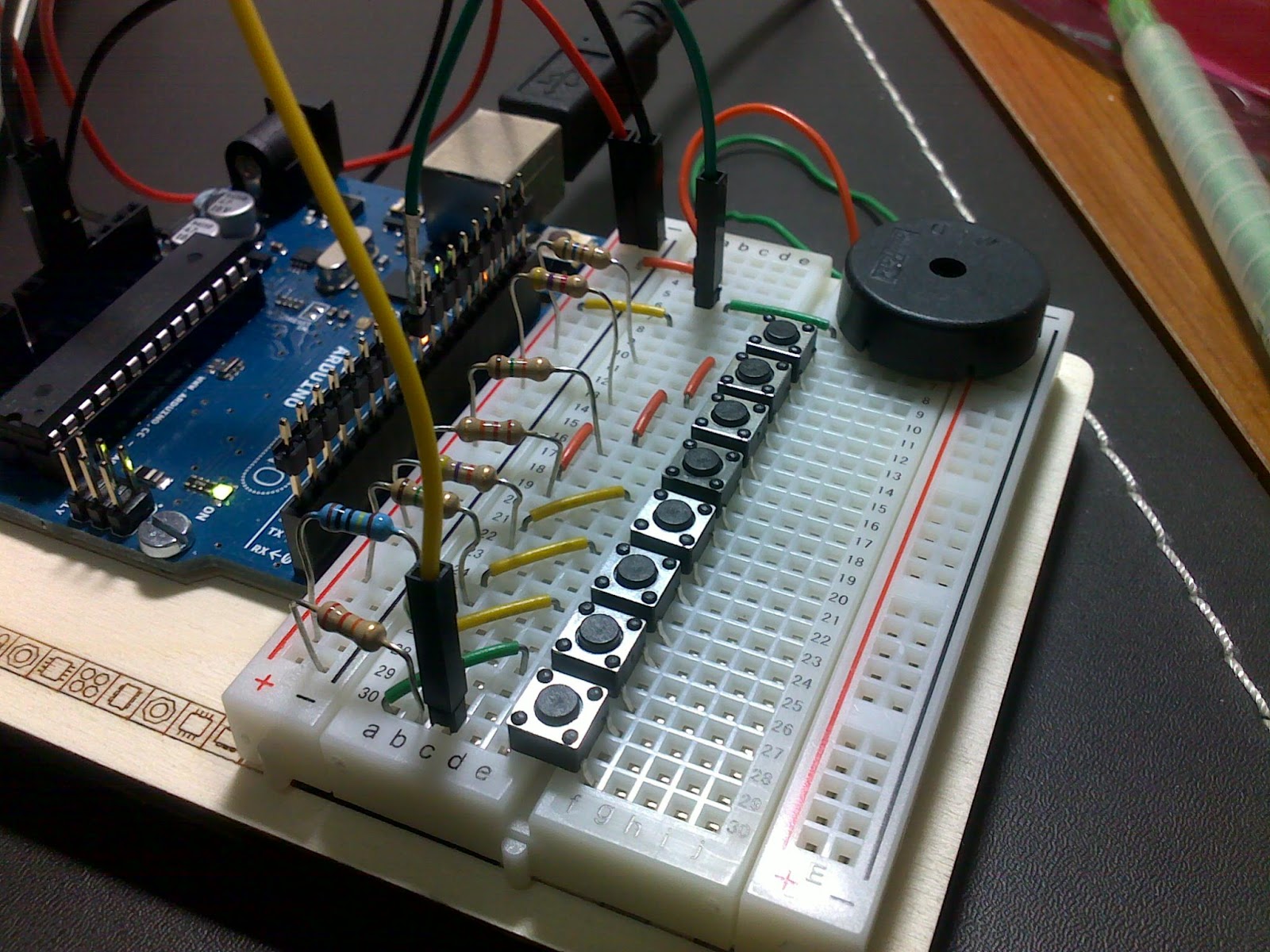 Reality-Virtualization_ RtoV: 用Arduino延伸“偽鋼琴鍵盤”
