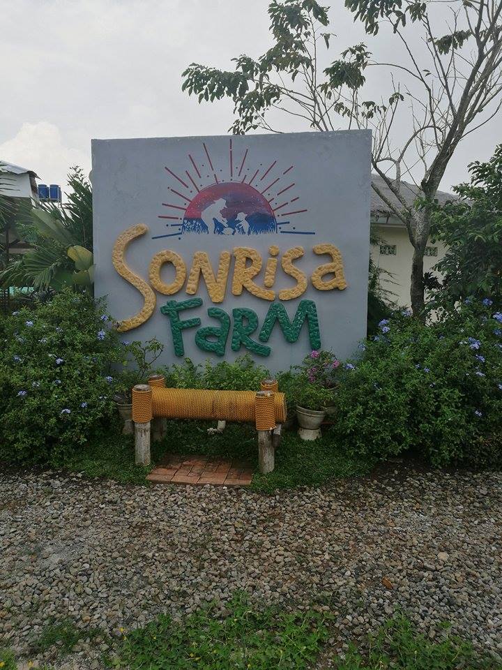 Lemon GreenTea: Day 1: Sonrisa Farm, Cam Sur