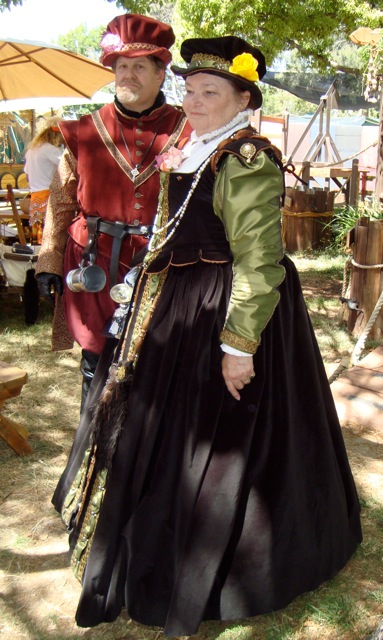A Sampling of Renaissance Faire Costumes | Keep Calm and Craft On Blog