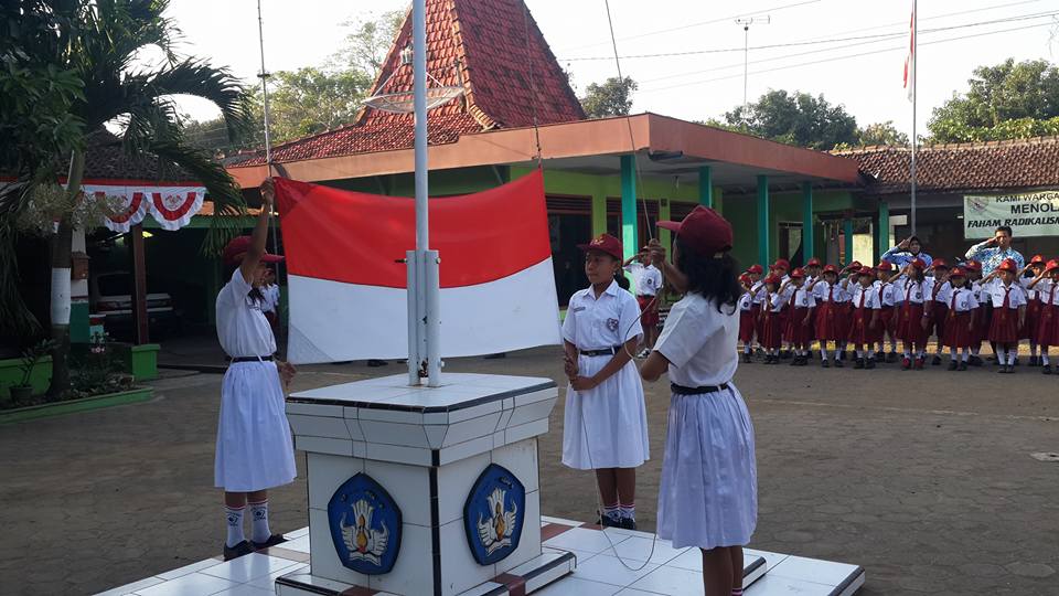 SD Negeri Mojoagung 02: Pentingnya Upacara Bendera di Sekolah.