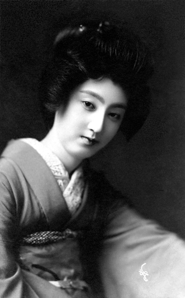 Shimada Hairstyle: The Lovely Traditional Hairdo of Japanese Women ...