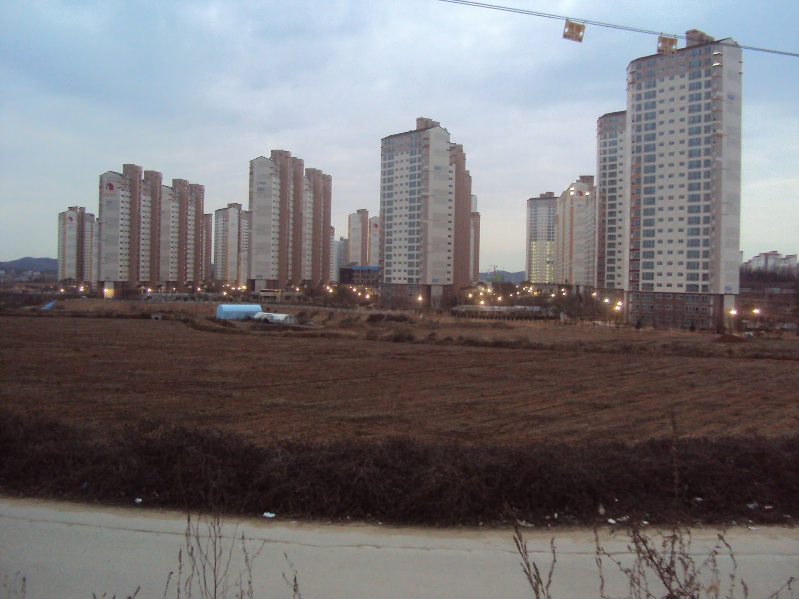 Changes in Pyeongtaek and Hyangnam: 변화(Change.變化.变化) - 향남부영아파트