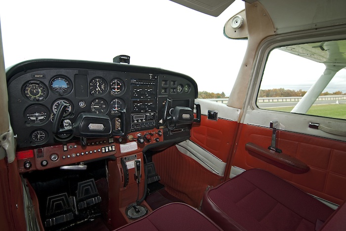 Cool Jet Airlines: Cessna 172 Cockpit