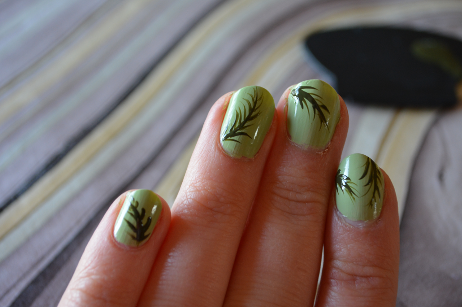 The Closet Historian: Spring Green Leaf Nail Art & Tutorial