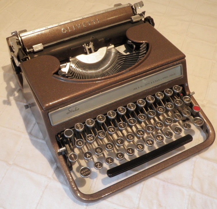 oz.Typewriter: Olivetti Studio Portable Typewriter: No Number but a New ...