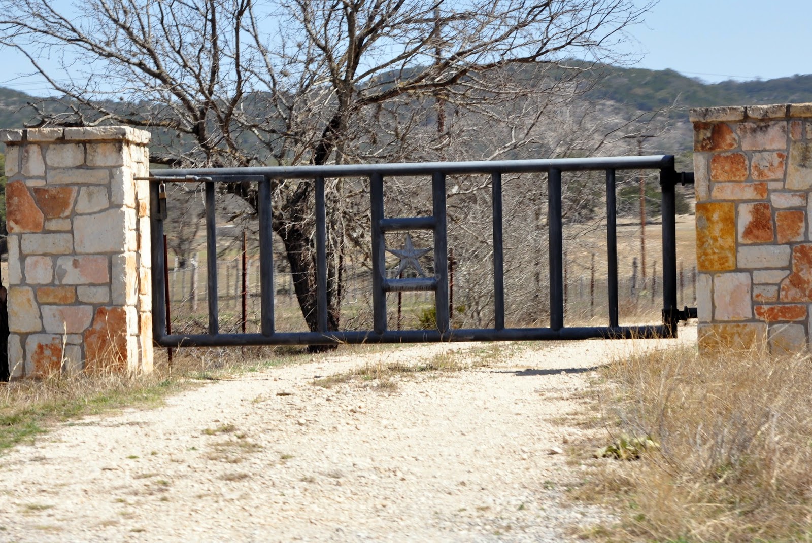 Tearoom Journal: MORE TEXAS HILL COUNTRY RANCH GATES