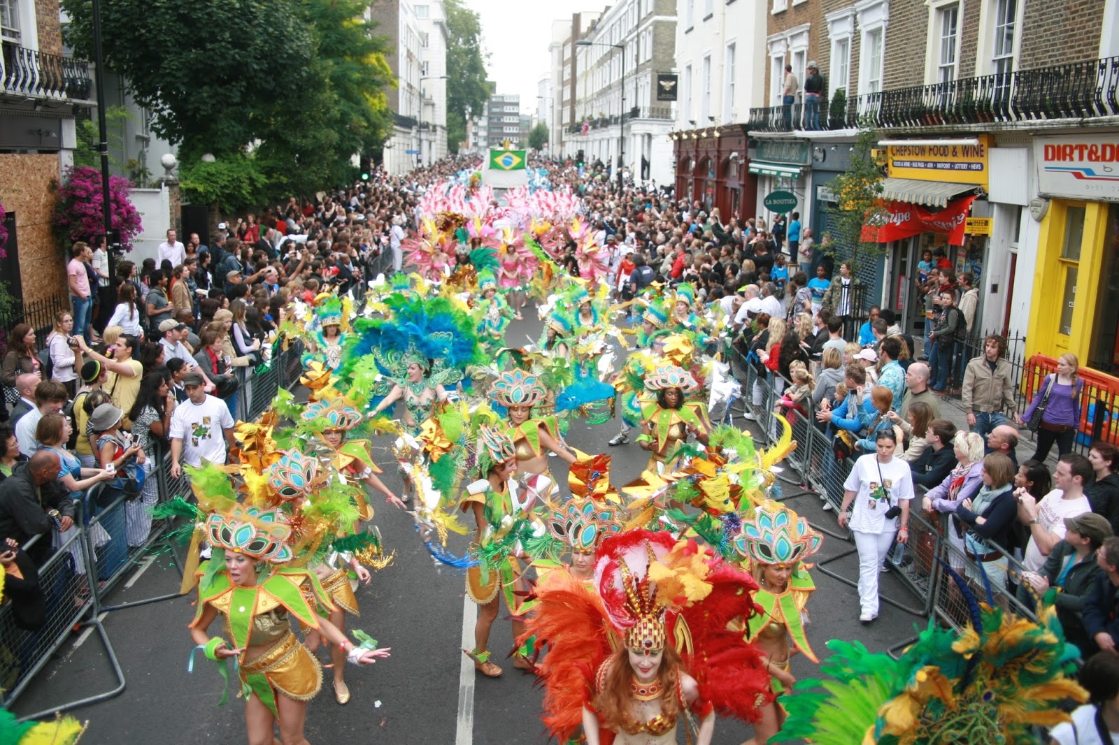 ACONTECE: Maior festa de rua da Europa, o Carnaval de Notting Hill
