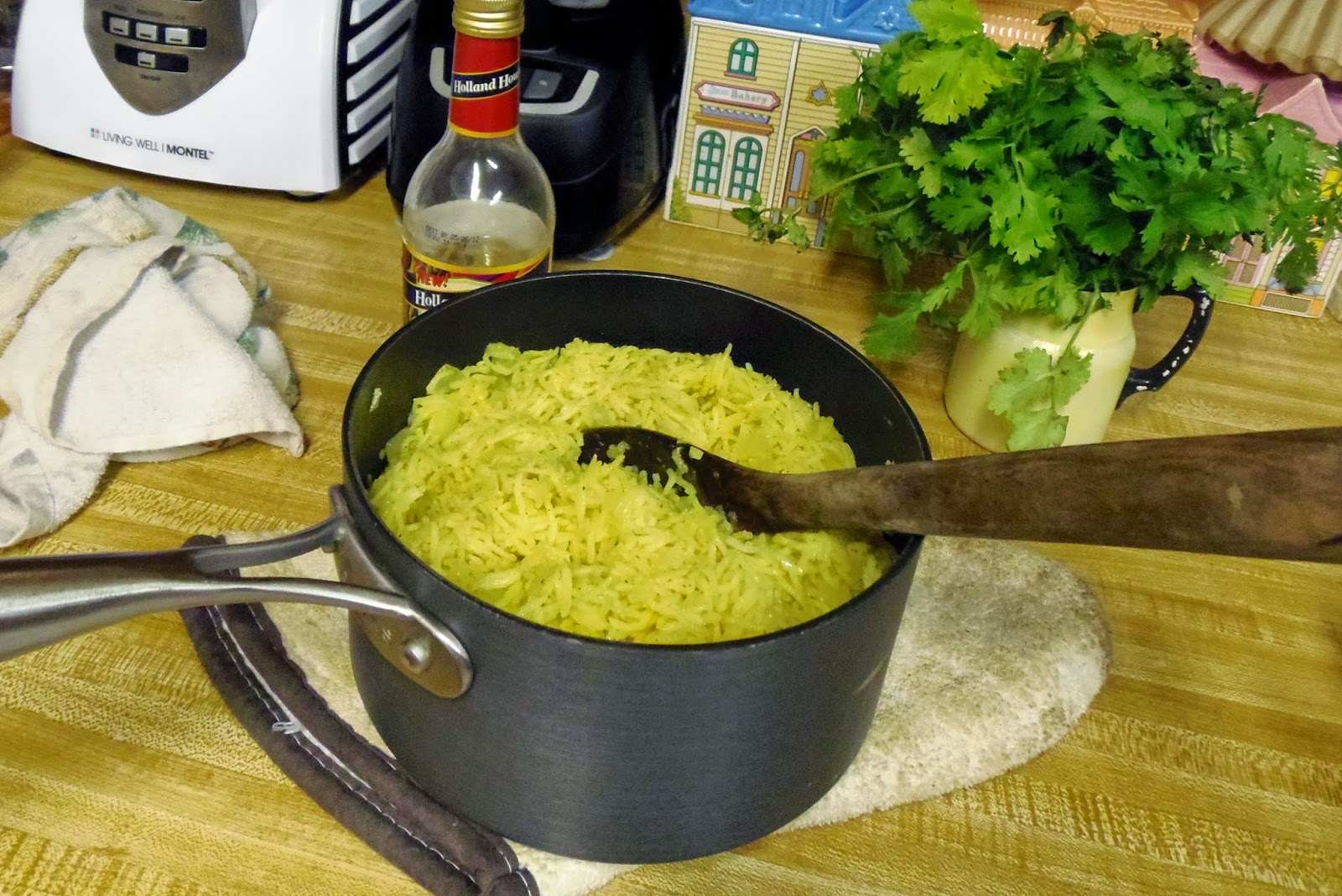 Glo's Kitchen: Black Bean & Yellow Rice Salad