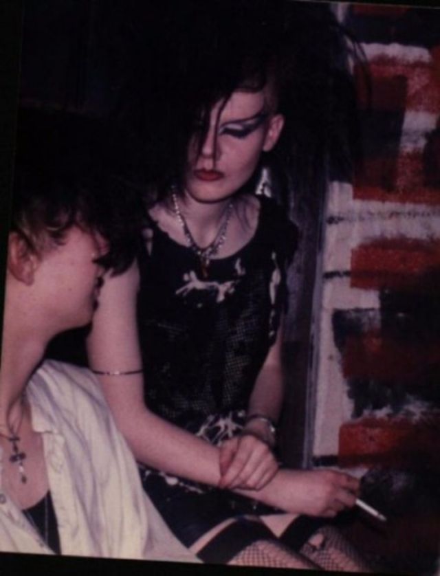 White of Face and Clad in Black, These 60 Amazing Candid Snapshots ...