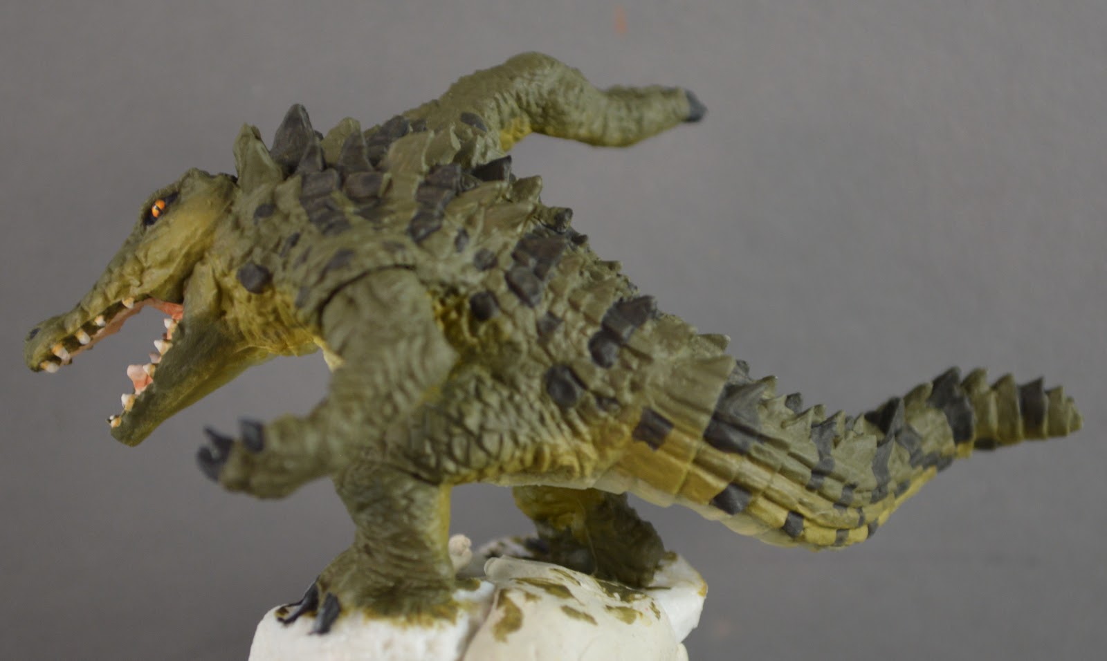 Jen's Mini Painting: Werecroc: Details, shading