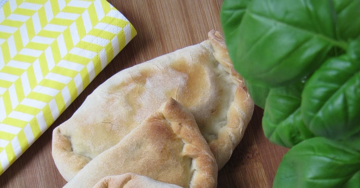 La cuisine d'ici et d'ISCA: Calzone aux épinards & à la feta