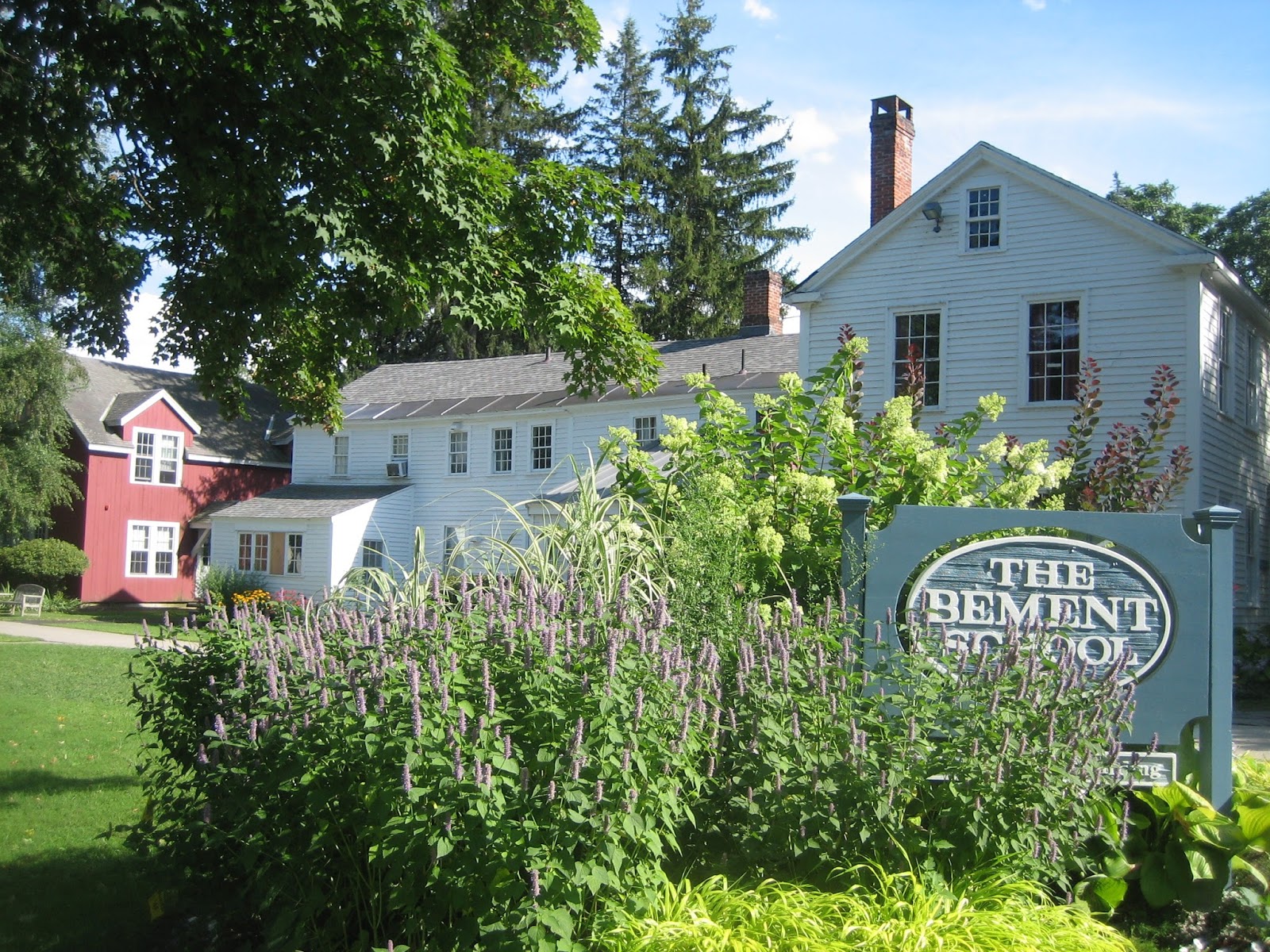 RENeW: Summer Scenes from Old Deerfield and its Great Schools - The ...