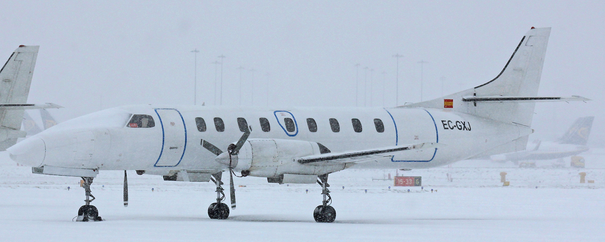 Birmingham Airport Photo Blog: Friday 18 January 2013 - JCB Gulfstream ...