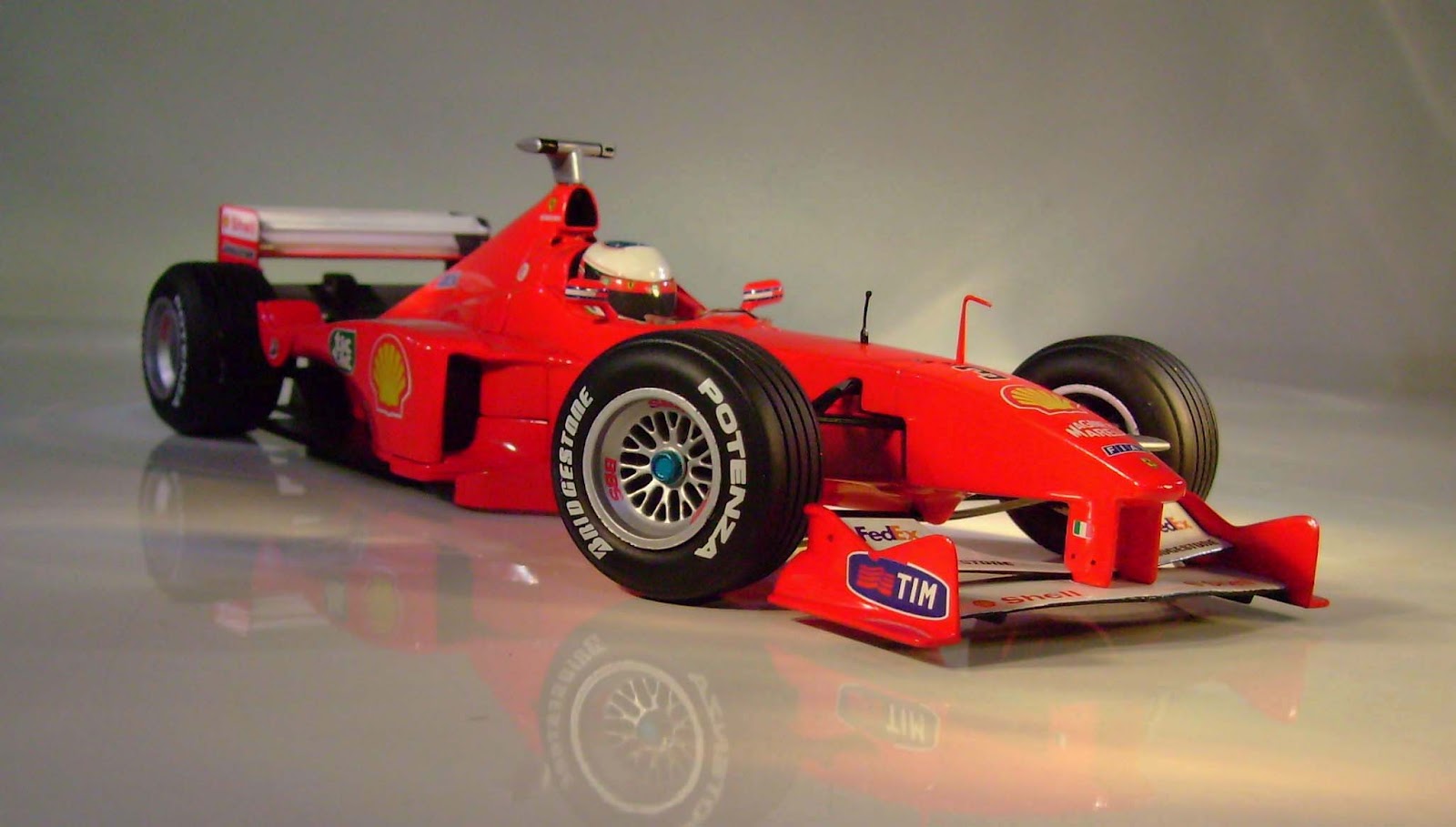 Auto GALERIA 1:18 Eddie: Ferrari F399 (1999)