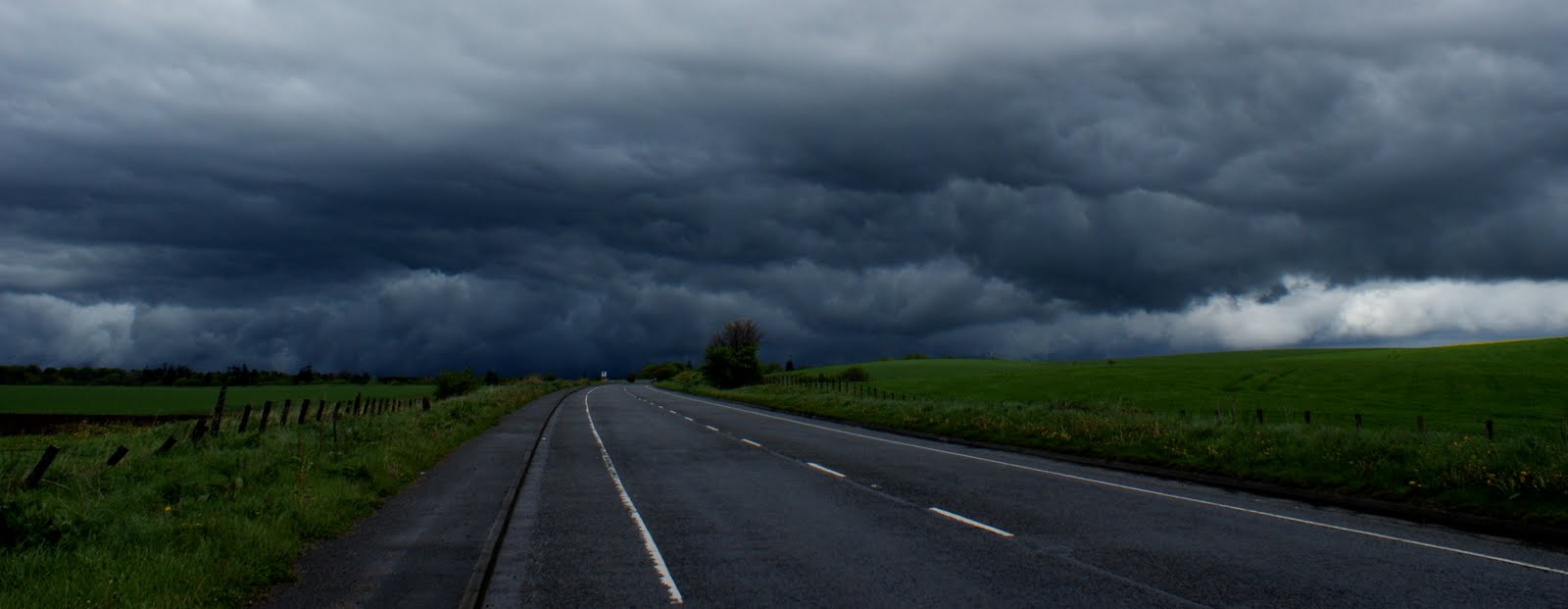 Tour Scotland: Tour Scotland Photographs Rain Clouds 8th May