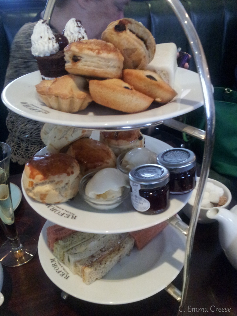 Posh Afternoon Tea | London Traveling Guides
