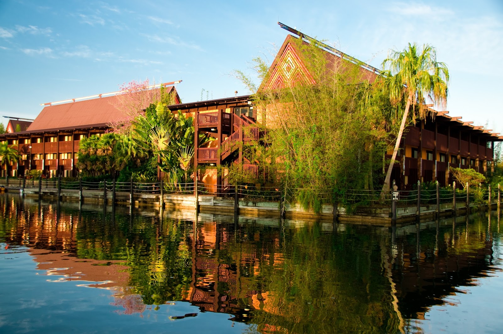 RMH Travel: Polynesian Resort-A look inside