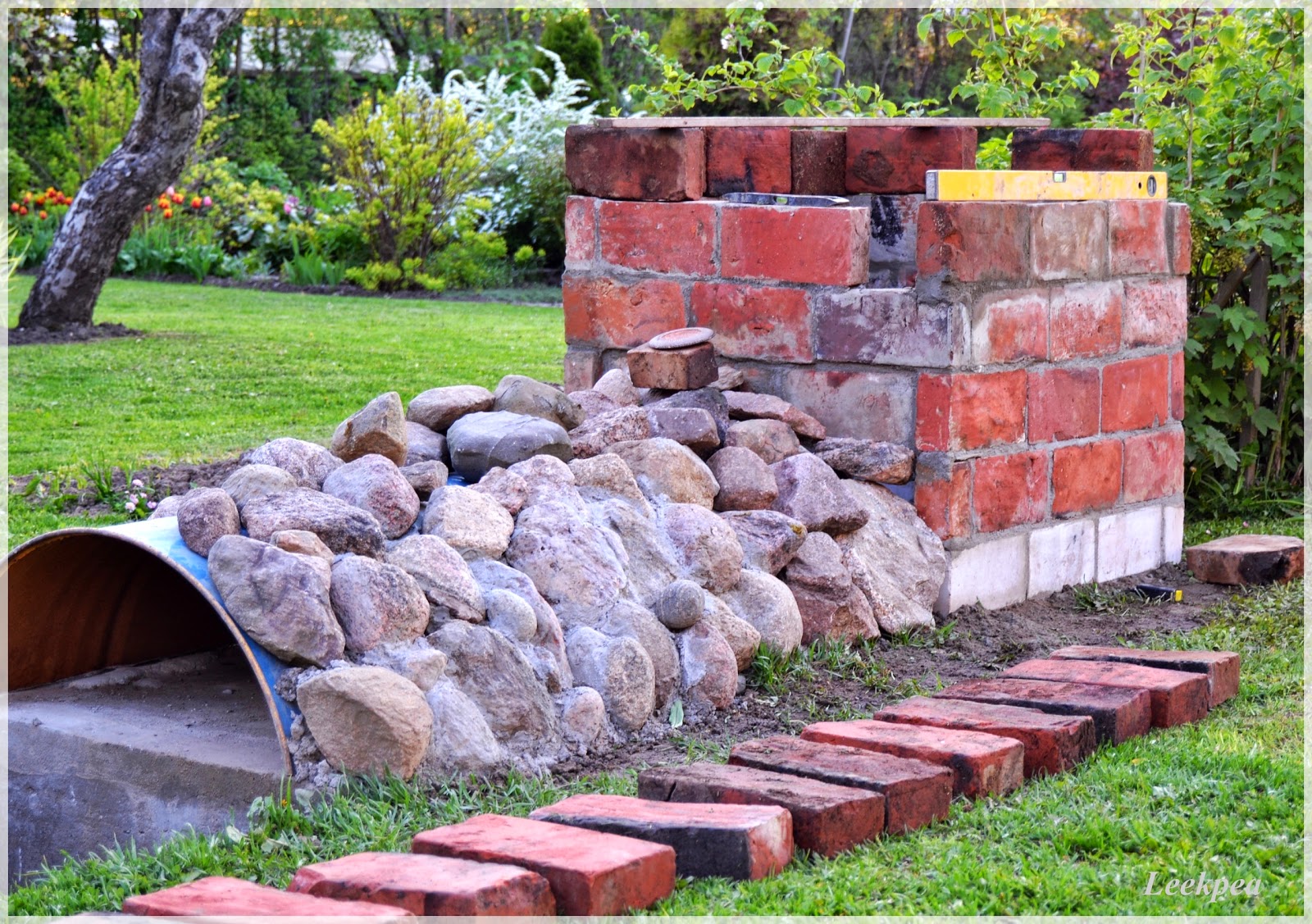 Leekpea: Tulekollete ehitamine