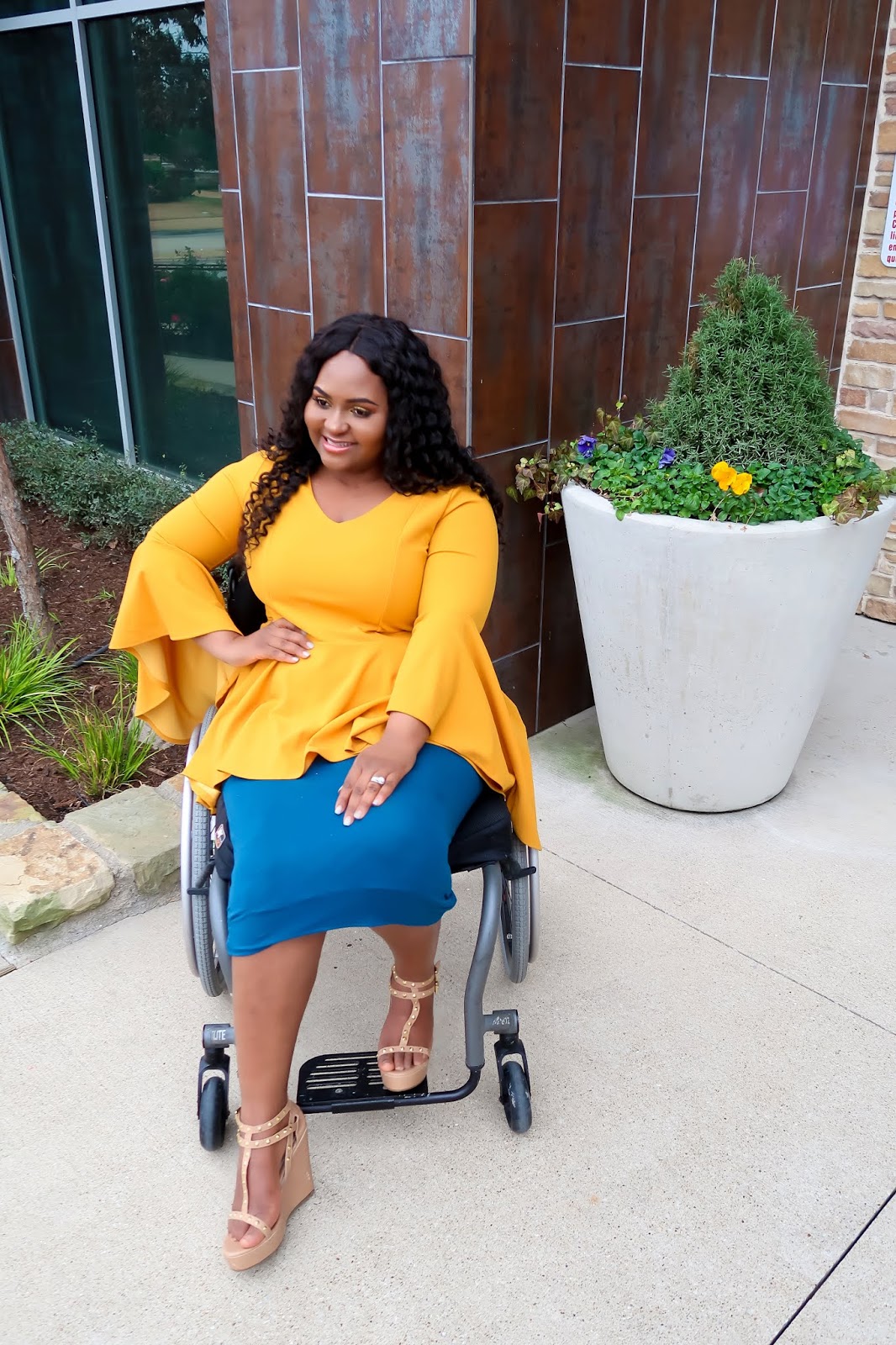 Mustard Yellow is the New Black [Lizzy O]