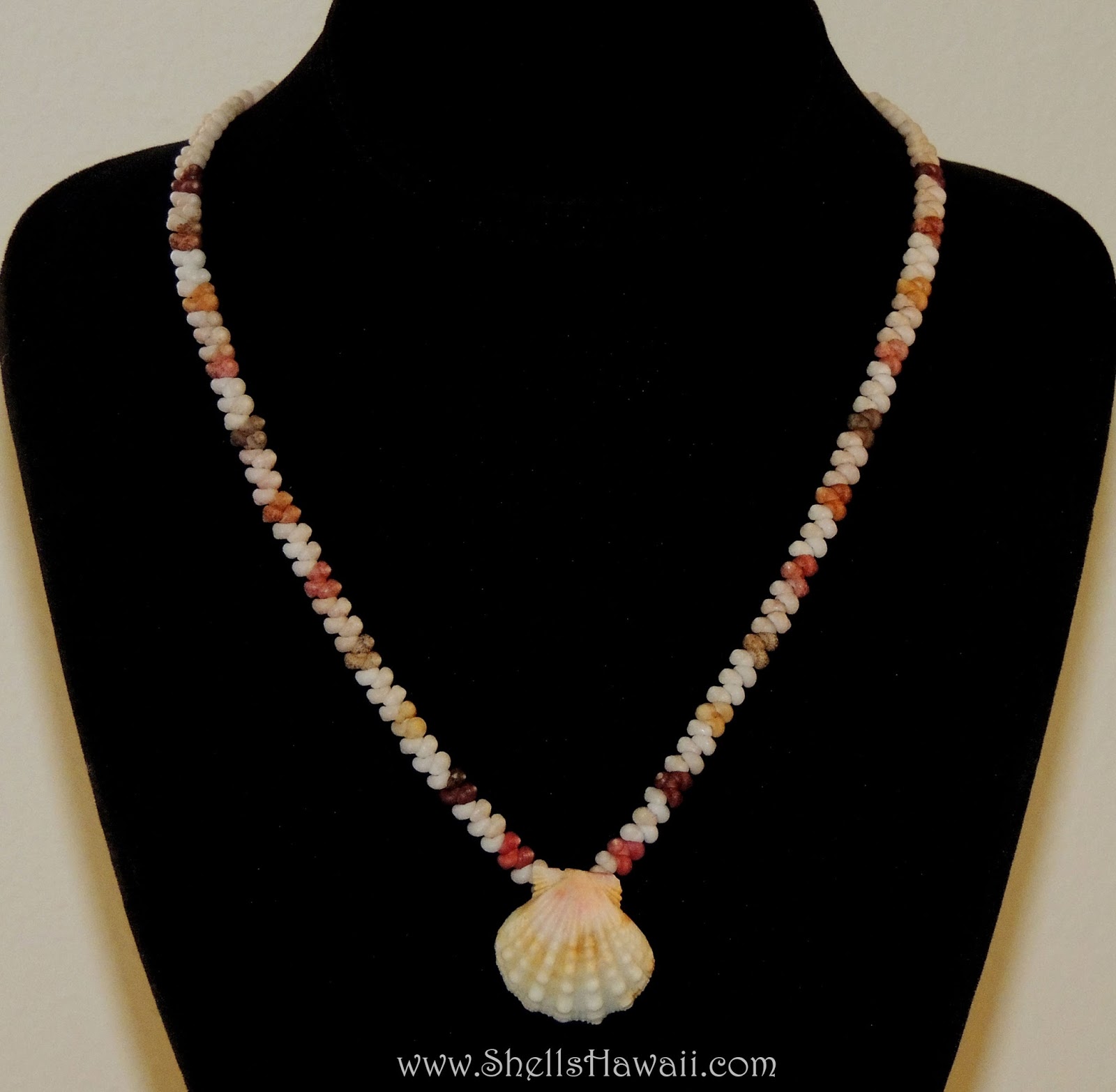 ShellsHawaii ...by Janjira: Hawaiian Albino & Kahelelani shell lei