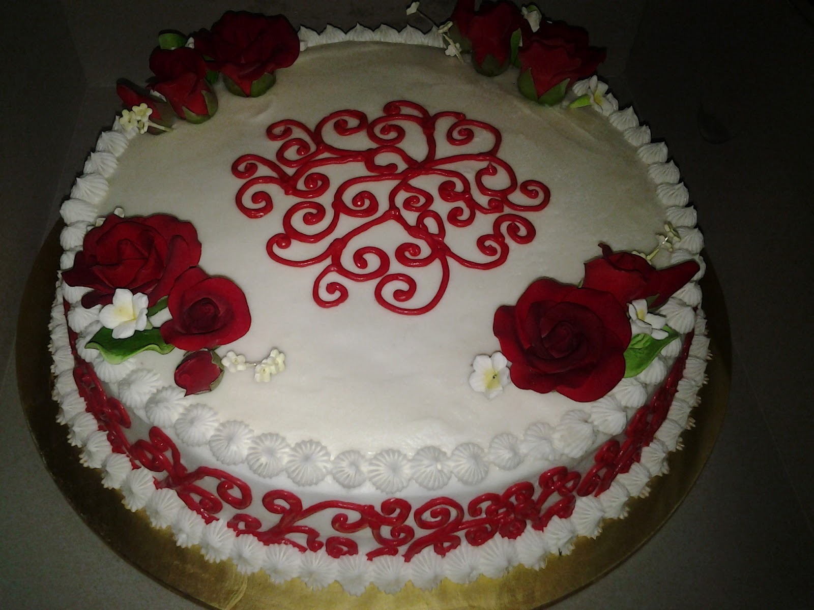 Zanima Homemade Cakes : kek Kahwin Tema merah putih....