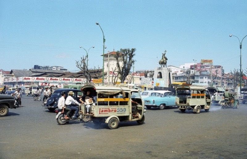 60 Fascinating Color Photographs That Capture Street Scenes of Saigon ...